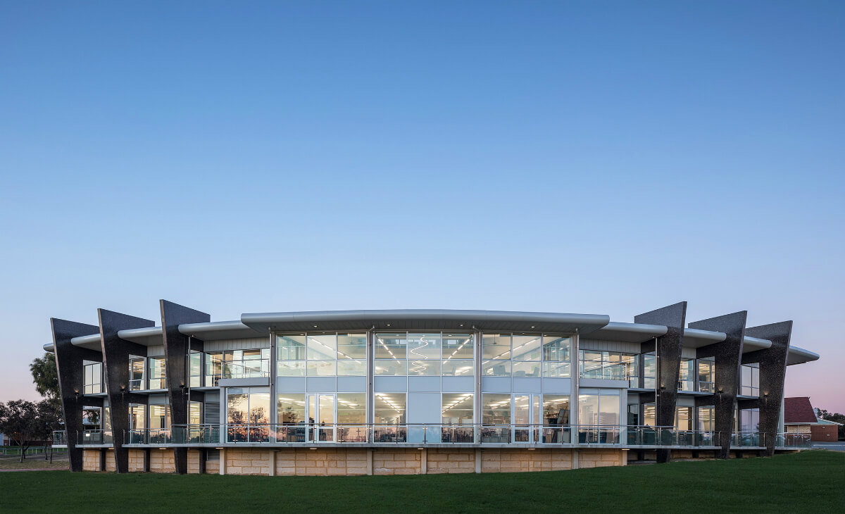 Emmanuel Catholic College Stage 9 - Universal Constructions